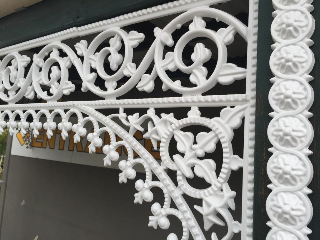 Victoria Heritage Colonial Lacework – Single Sided Corner – Chatterton ...